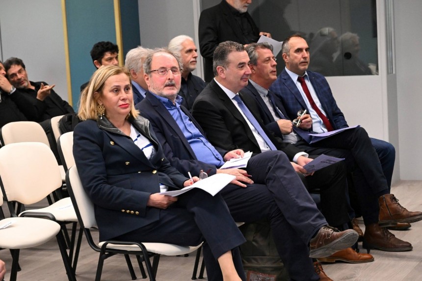 ΔΗΜΟΣΙΟΓΡΑΦΙΑ ΚΑΙ ΠΝΕΥΜΑΤΙΚΑ ΔΙΚΑΙΩΜΑΤΑ : Σύσσωμος ο ελληνικός Τύπος ...
