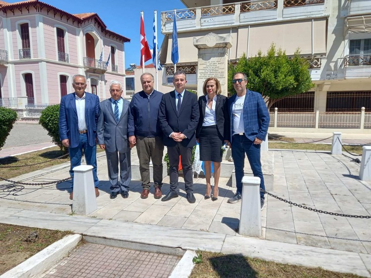 Η ΠΟΕΣΥ και οι Ενώσεις Συντακτών στο μνημείο του Μάγερ - ΠΟΕΣΥ